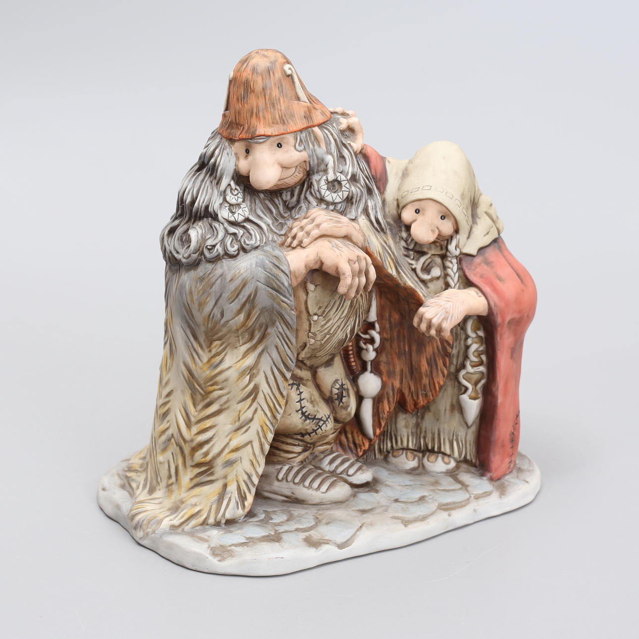 FIGURIN, "I Trollens Värld", porslin, Nils Holgersson Gården AB. Konst ...