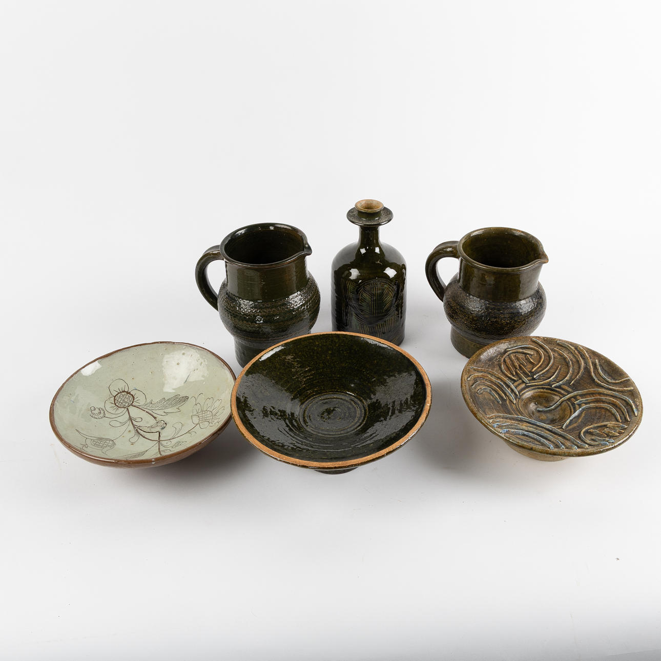 ULLA VIOTTI (1933-2025). Jugs, footed bowl, 6 parts, glazed stoneware ...