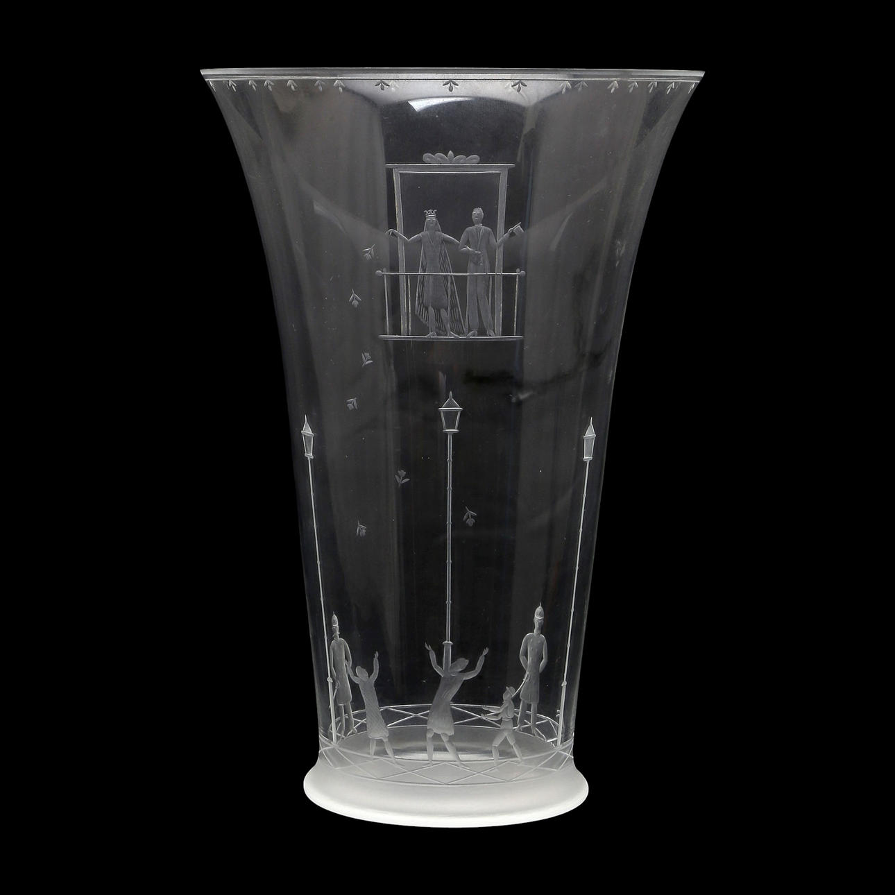 EDWARD HALD. Vas med bröllopsmotiv. Glas - Konstglas - Auctionet