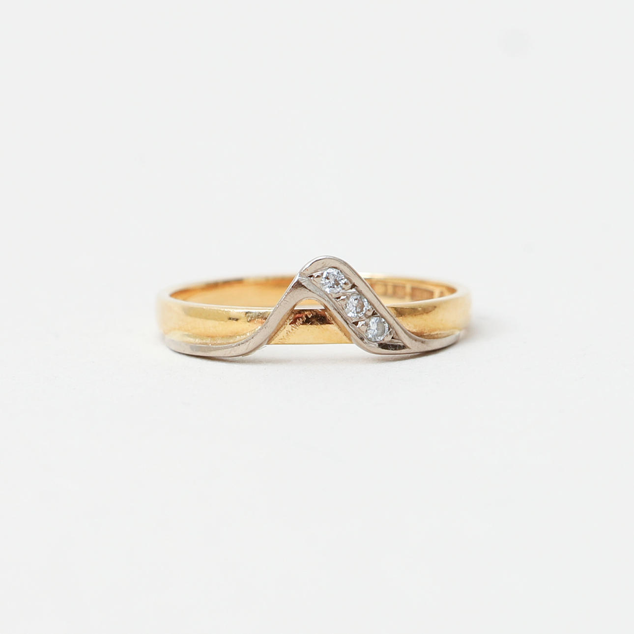 RING, 18k gold and diamonds, Malmö, 1988. Weight 1.8 grams. Jewellery ...