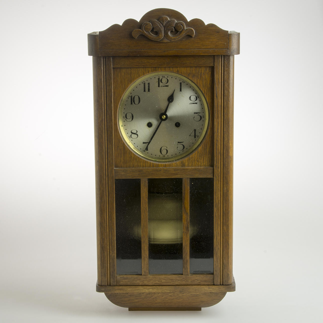 WALL CLOCK, oak, 1930s. Clocks & Watches - Wall Clocks - Auctionet
