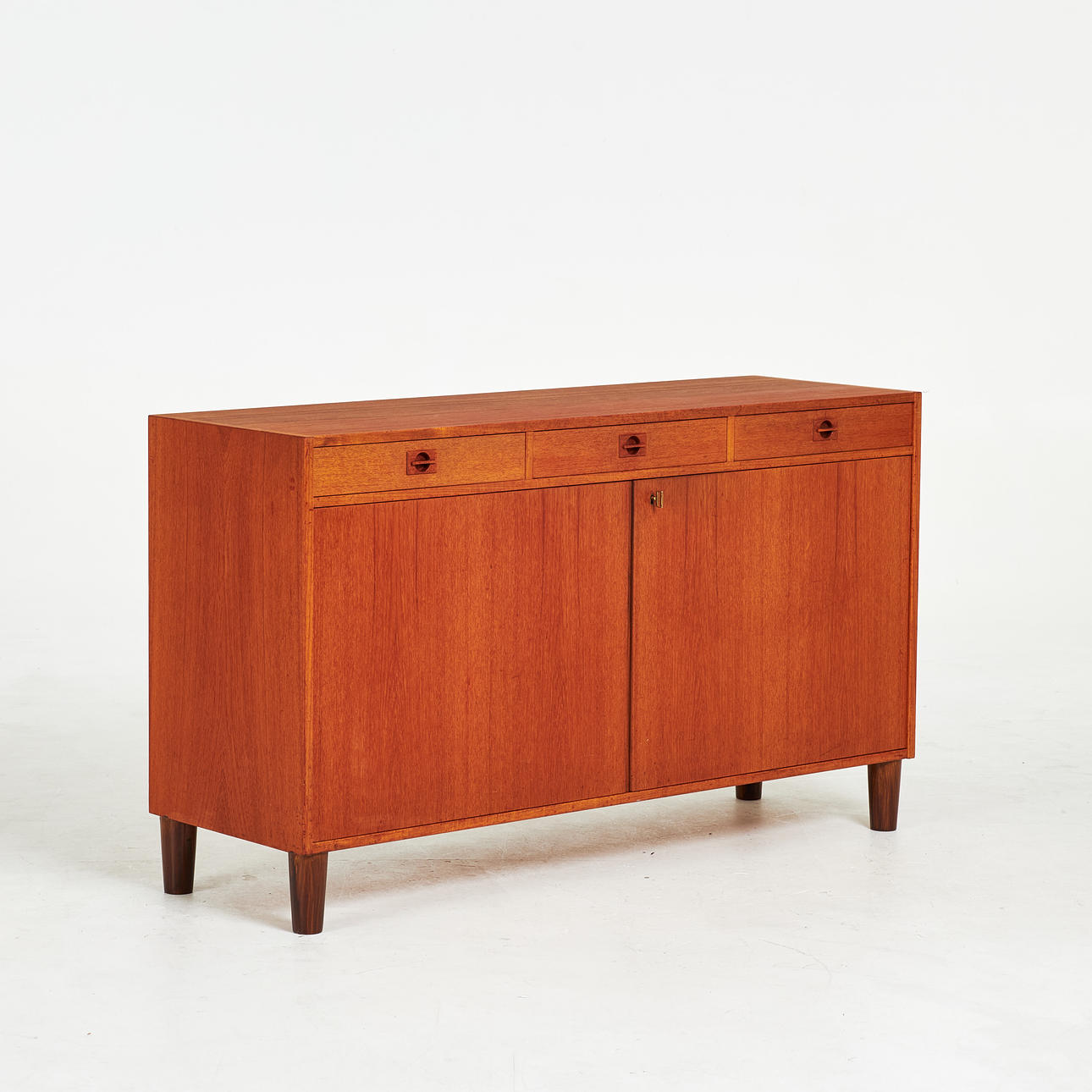 SIDEBOARD. 1960s, teak. Furniture - Chests of drawers - Auctionet
