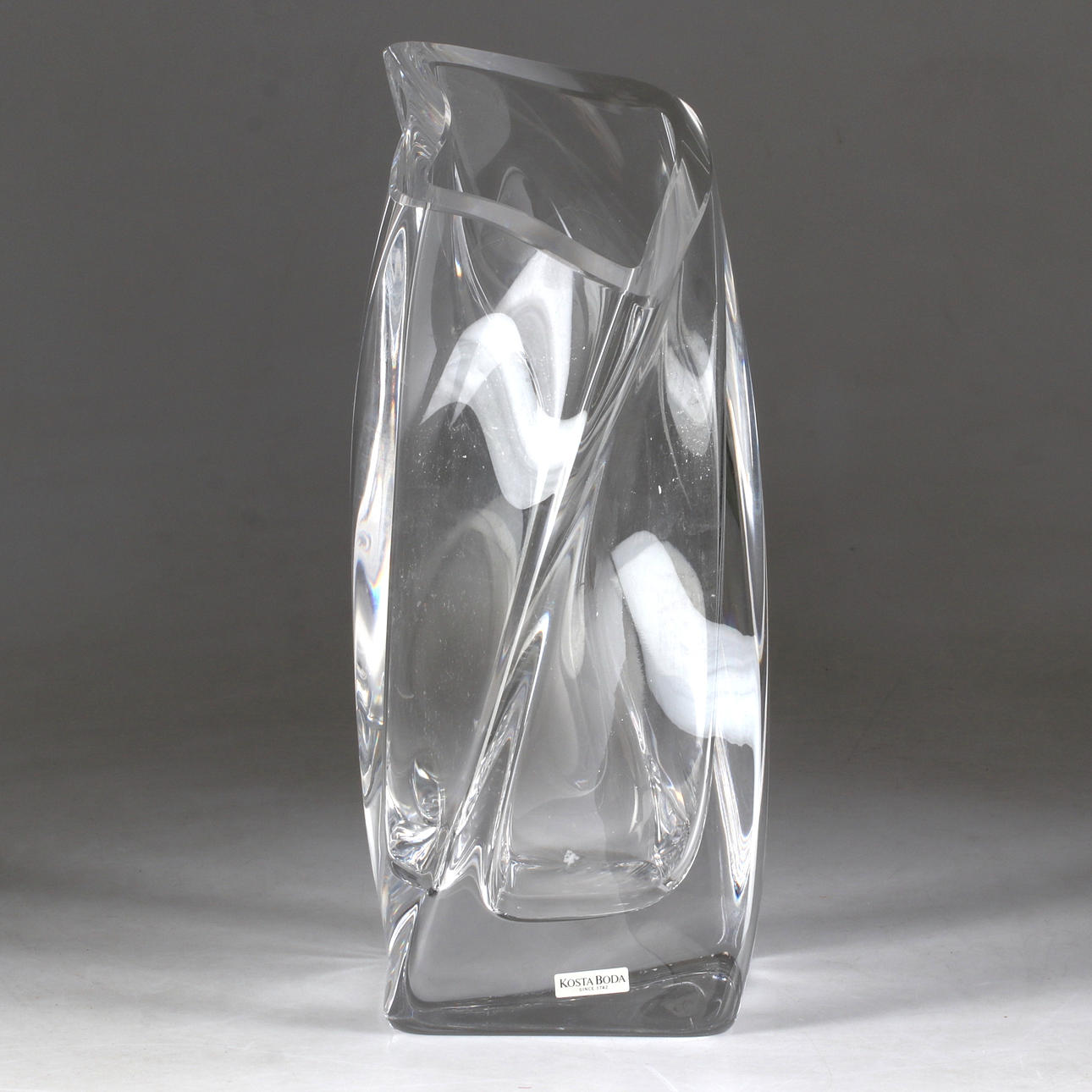 GÖRAN WÄRFF. Vase, glass, Kosta Boda. Glass - Art glass - Auctionet