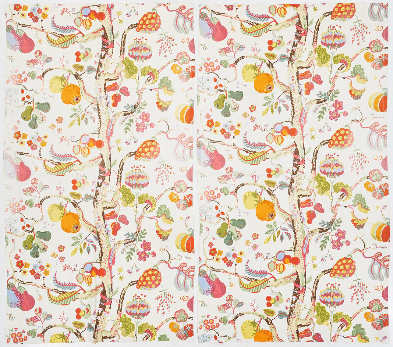 JOSEF FRANK. Gardinlängder, 1 par, linne, "Vegetable tree", Firma ...