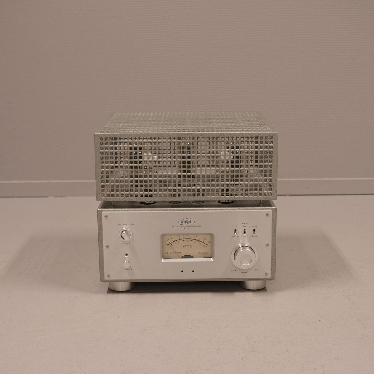 LINE MAGNETIC. TUBE AMPLIFIER. MODEL LM-210IA. CHINA. Collectables ...
