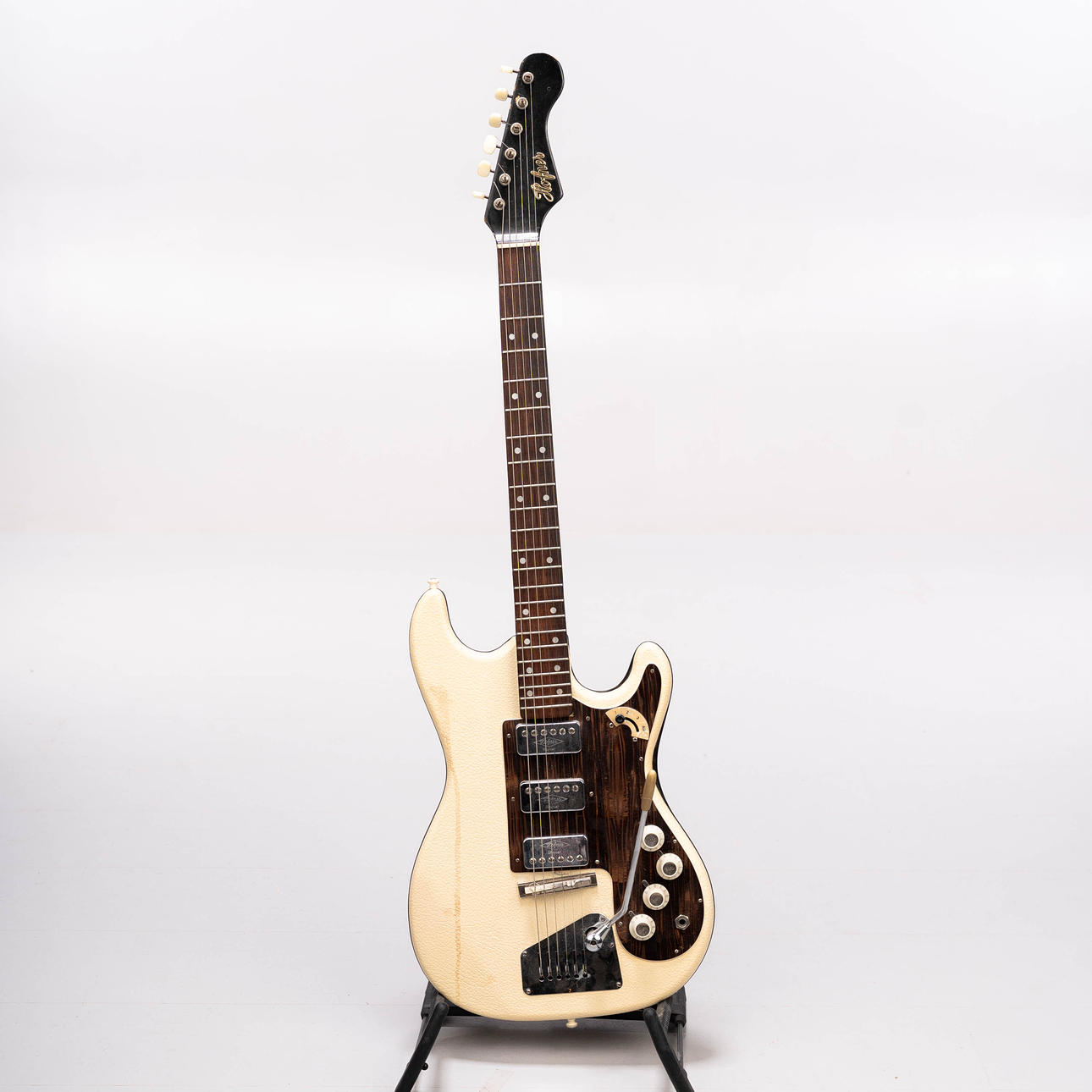 HÖFNER 176 elgitarr, 60-tal. Samlarföremål - Musikinstrument - Auctionet