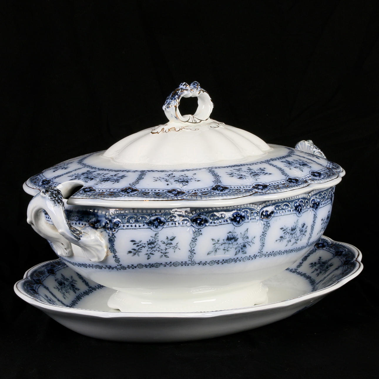 TERRIN, with saucer, porcelain, "Muriel", Wedgwood, England, 1906 ...