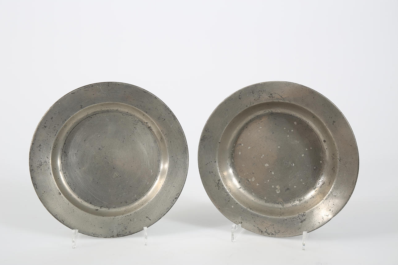 PLATES, pewter, 2 pieces, antique. Silver & Metals - Pewter, Brass ...