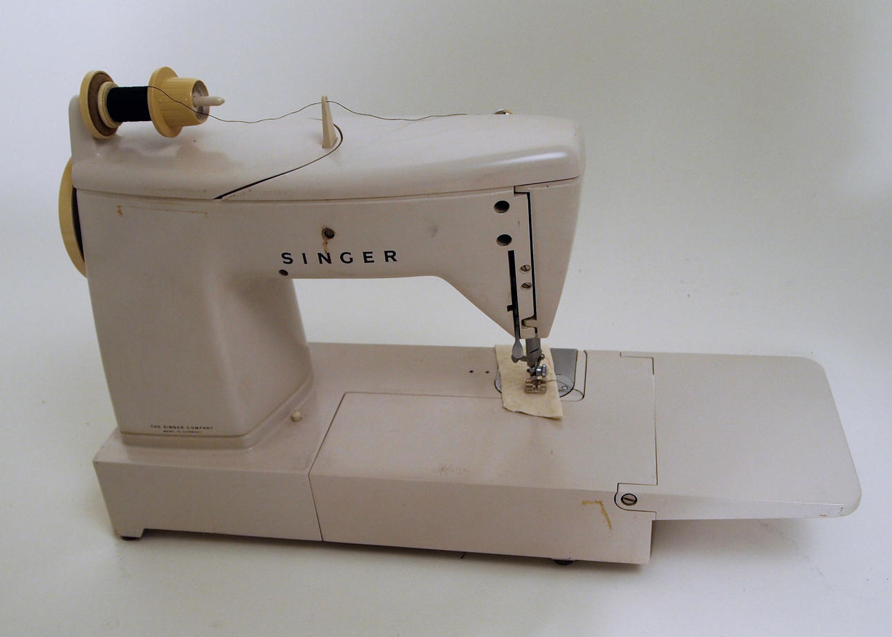 SINGER SYMASKIN MODELL 726. Övrigt - Modern Teknik & Elektronik - Auctionet