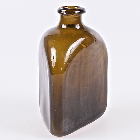 FLASKA, glas, 1700-tal, trekantig form. Glas - Övrigt - Auctionet