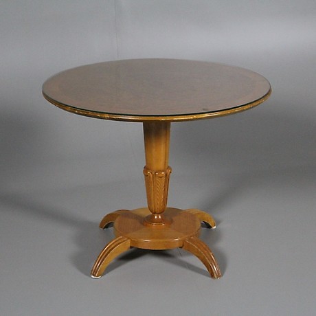 PILLAR TABLE in wood with glass top. Furniture - Tables - Auctionet