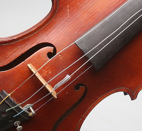 VIOL, Celebre Vosges. Collectables - Musical instruments - Auctionet