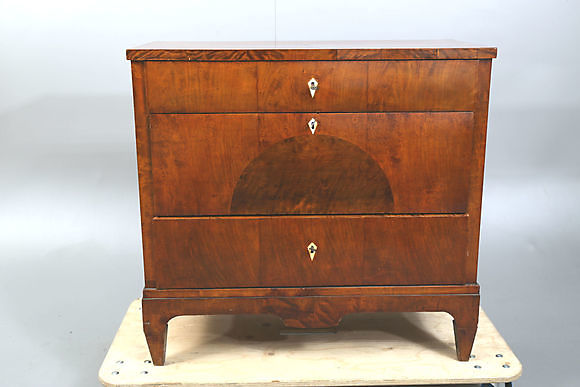 Chest of drawers, various types of wood, 3 drawers, 19th century ...