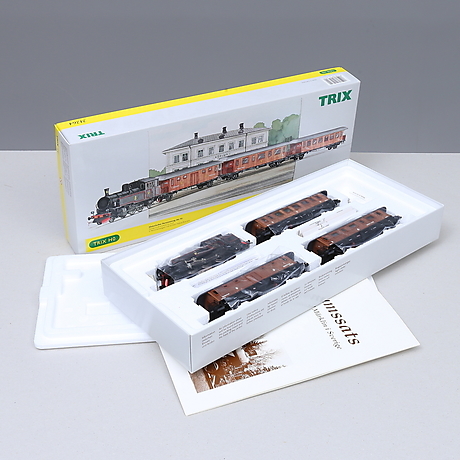TRIX train set 21264 SJ's steam locomotive Sa with three wooden ...