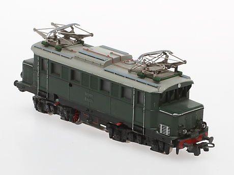 MODEL TRAIN MÄRKLIN 3011.1 SET 800 E44. Toys - Auctionet