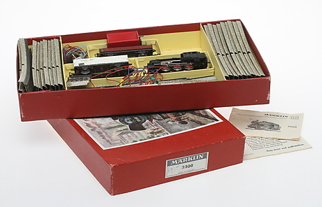 MODEL TRAIN MÄRKLIN TRAIN KIT 3200 with steam locomotive 3000 and 3 ...