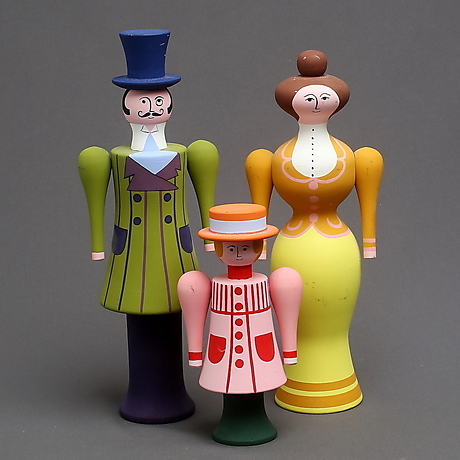 LISA LARSON. Skulpturer, 3 st, trä, formgivna för Sandbergs, Nora Stad ...