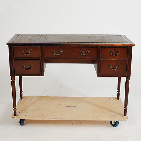 DESK, 1900s. Furniture - Tables - Auctionet