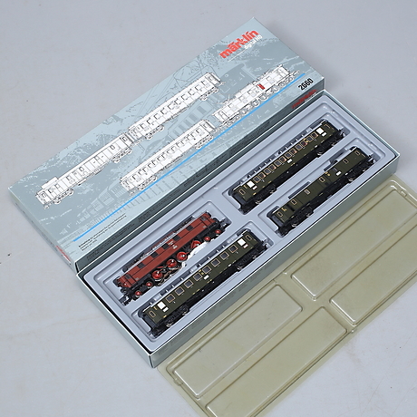 MÄRKLIN 2660 train set with electric locomotive and 3 carriages in ...