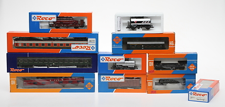 MODEL TRAIN ROCO 6 freight wagons and 4 passenger wagons in original ...