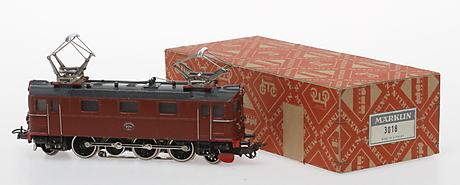 MODEL TRAIN MÄRKLIN Da locomotive 3018 884 in replica cardboard. Toys ...