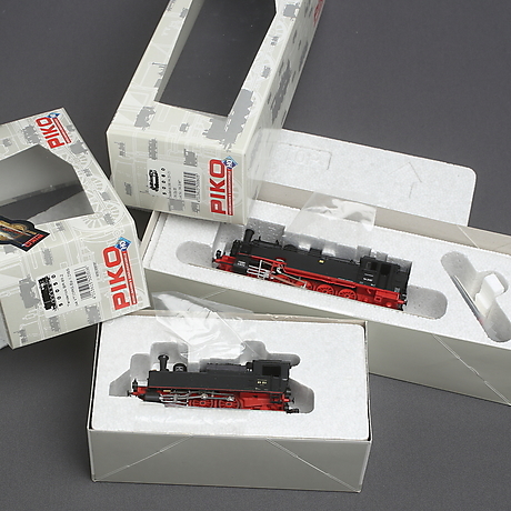 PIKO 50050 och 50060 två ånglok i originalkartonger. Leksaker - Auctionet