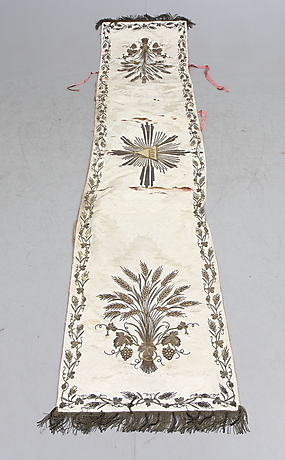 ALTARDUK, Hebrew, 1800s / 1900s, rich decor with silver inlays. Carpets ...