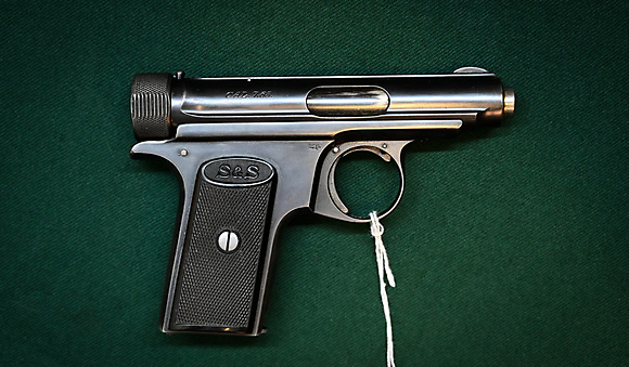 SAUER & SOHN. m/1913 kal. 32ACP. Licensvapen - Pistoler - Auctionet