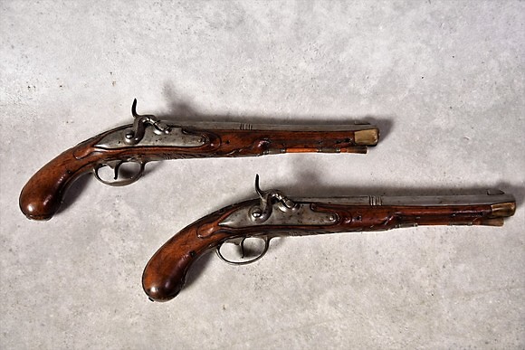 DUAL GUNS Hit locks Germany 1700s. Weapons & Militaria - Guns & Rifles ...