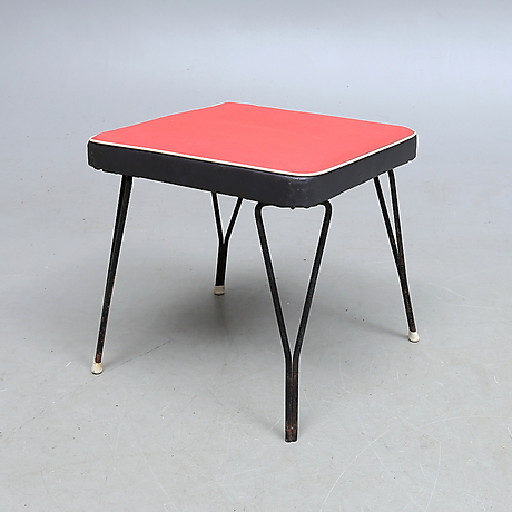 PALL, metall samt galon, 1900-talets andra hälft. Möbler - Övrigt ...