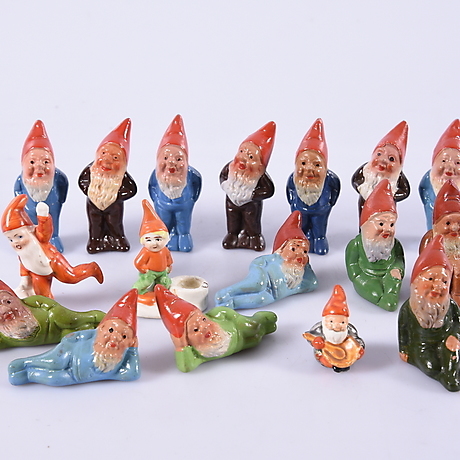 PARTI TOMTAR. keramik, 17-stycken, 1900-tal. Keramik & Porslin ...