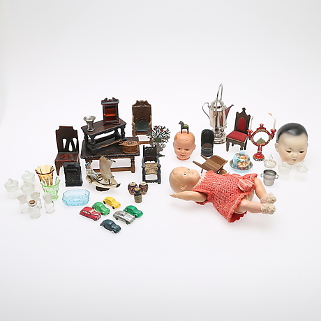 TOYS, approx. 40 parts, dollhouse furniture and miniatures. Toys ...