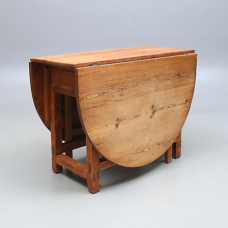 BATTLE TABLE, commoner, 19th century. Furniture - Tables - Auctionet