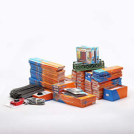 A Collection /SWITCHES, Roco, 345 parts, 40 containers, Locomotive and ...