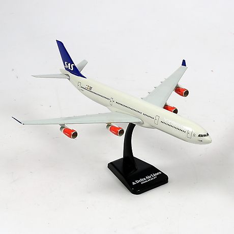 MODEL PLANE, plastic, SAS Airbus A340, Herpa Wings. Toys - Auctionet