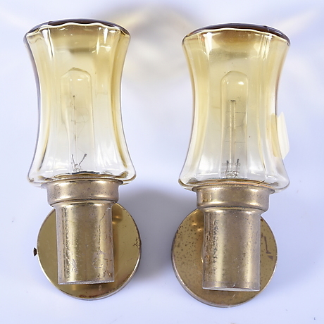 VÄGGLAMPOR, 1-par, mässing/gultonat glas, 1970-tal. Belysning & Lampor ...