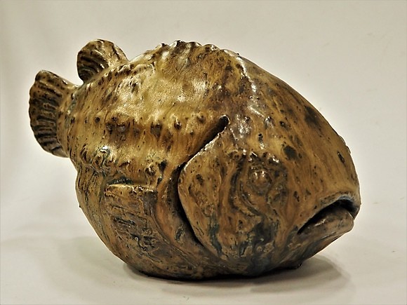 ERIK ENGQVIST. skulptur, "Sjurygg / Stenbit", i saltglaserat stengods ...