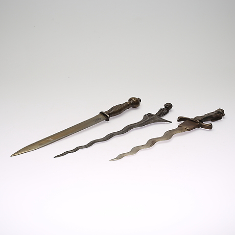 DAGGERS, 3 pcs, including Asia. Weapons & Militaria - Edged weapons ...