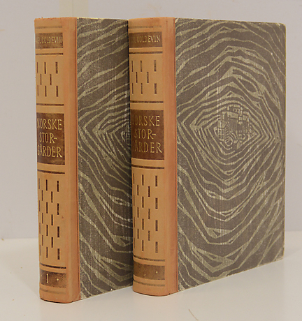 COLDEVIN, AXEL. Norske Storgårder. I-II. Delvis på grunnlag av Wladmir ...