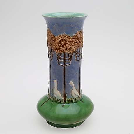 "GOOSE VASE", HÖGANÄS, MODELLER ALBIN HAMBERG, MODELED BY ME THOMPSON ...