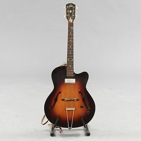 GITARR, halvakustisk, Levin. Samlarföremål - Musikinstrument - Auctionet