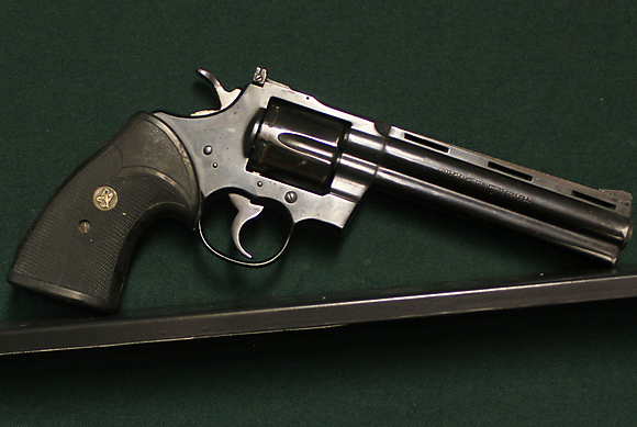 COLT. Python .357 magnum. Licensvapen - Revolvrar - Auctionet