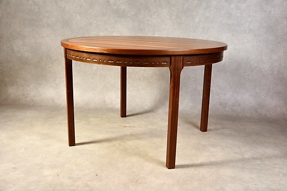 DINING TABLE 1960-70s. Furniture - Tables - Auctionet