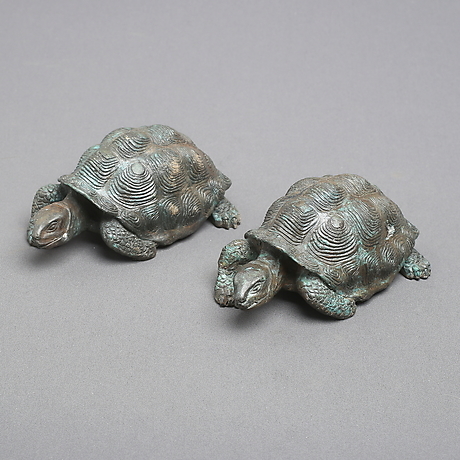 SCULPTURES, 2 pcs, patinated bronze, turtles, 1900s/2000s. Art ...