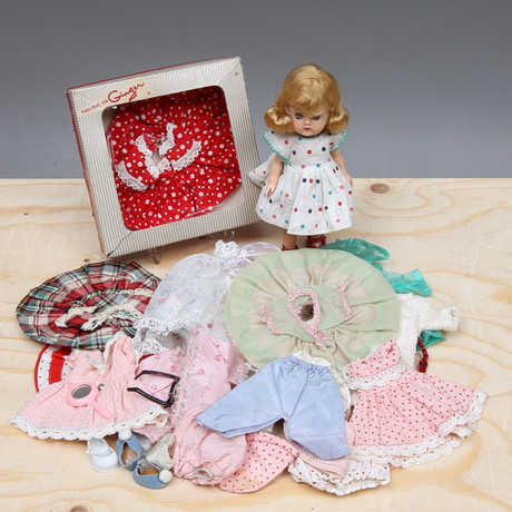GINGER. doll with clothes and accessories. Toys - Auctionet