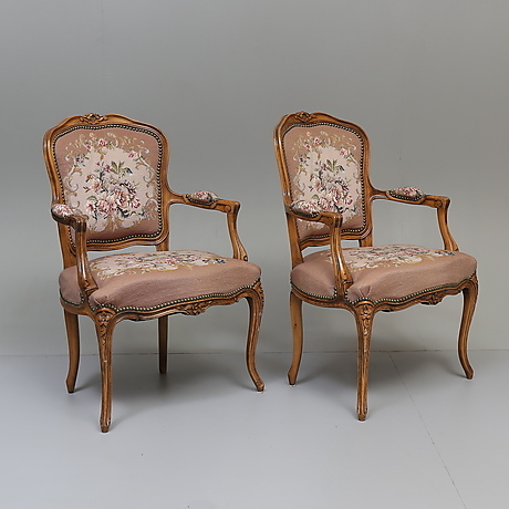 SESSEL, 2 Stück, Rokoko-Stil, um die Mitte des 20. Jahrhunderts. Möbel ...