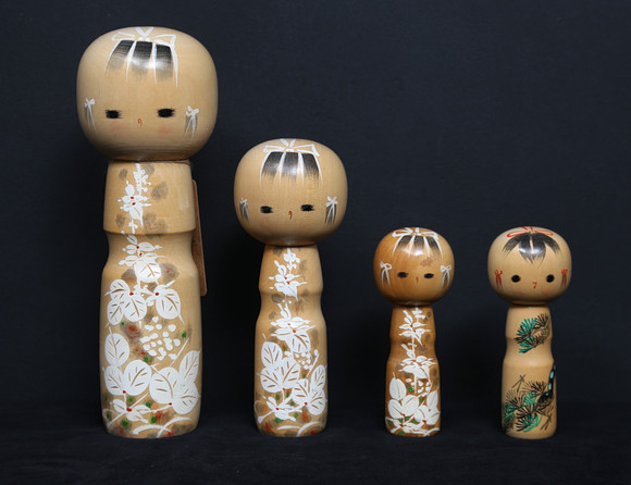 TRÄDOCKOR, 4 st, Aida Harumine, 1926-1998, Creative Kokeshi. Konst ...