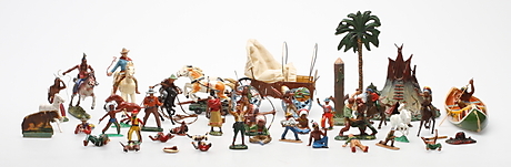 TOYS, Native Americans and cowboys i.a. Elastoline. Toys - Auctionet