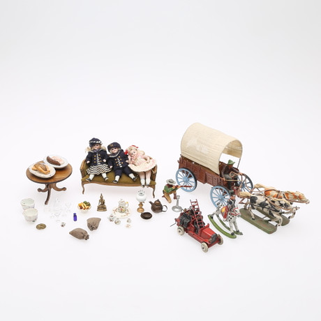 TOYS, A Collection, 1900s, some part possibly earlier. Toys - Auctionet