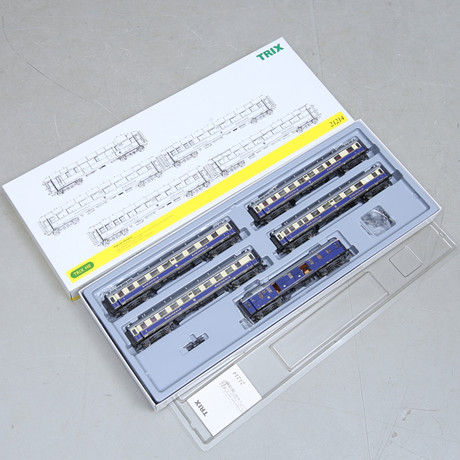 TRIX 21214 carriage set with 5 metal carriages with interior and ...